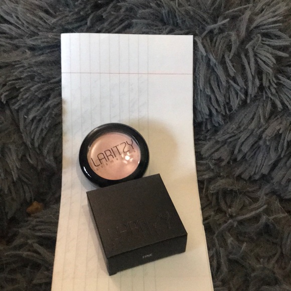 Laritzy | Makeup | Laritzy Cream Highlighter Shade Fine Newopened Only ...